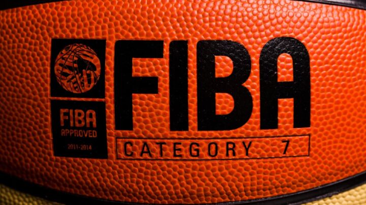 Названы хедлайнеры UFC 326